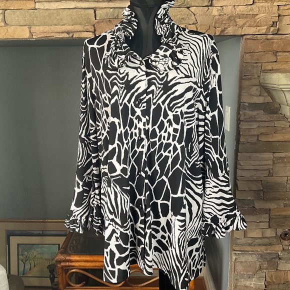 Ali Miles | Tops | Ali Miles Animal Print Art To Wear Slinky Stretch ...
